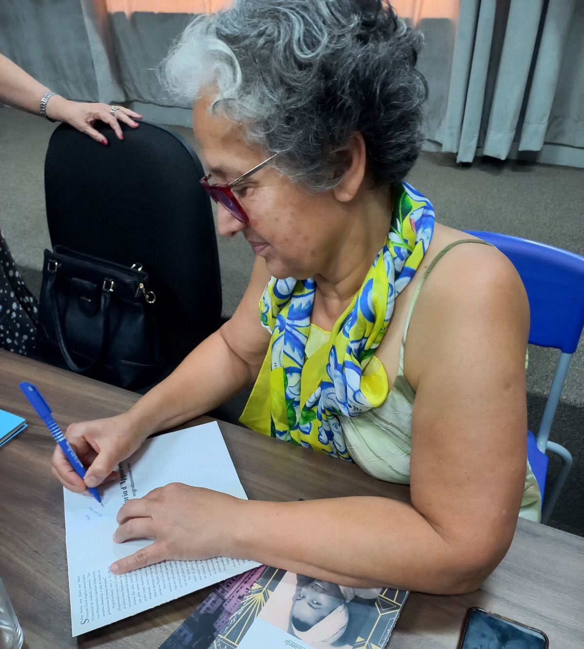 Mazé Chotil retorna ao MS com leituras e autógrafos de Mares Agitados ...